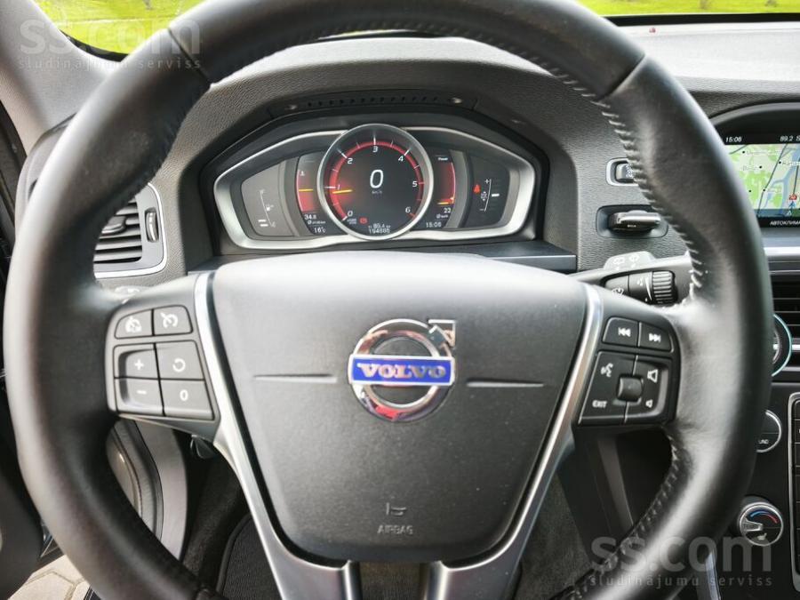 Grey Volvo V60 2016 in Riga, with an engine capacity of 2.00 L and mileage of 0 thousand km for 8300 €, photo 16 on AUTOMOTO.COM.LV