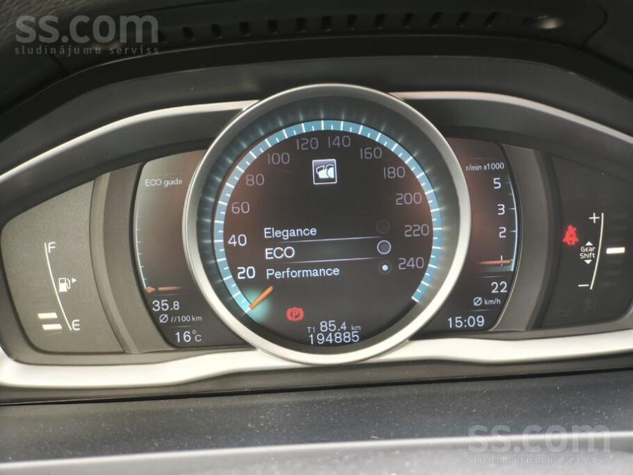 Grey Volvo V60 2016 in Riga, with an engine capacity of 2.00 L and mileage of 0 thousand km for 8300 €, photo 21 on AUTOMOTO.COM.LV