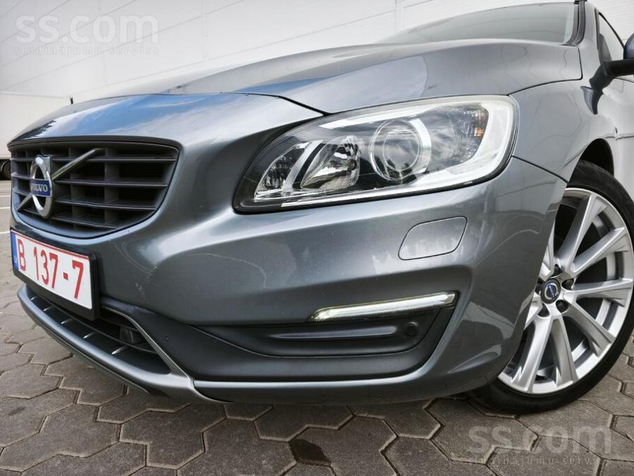Grey Volvo V60 2016 in Riga, with an engine capacity of 2.00 L and mileage of 0 thousand km for 8300 €, photo 27 on AUTOMOTO.COM.LV
