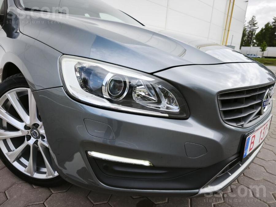 Grey Volvo V60 2016 in Riga, with an engine capacity of 2.00 L and mileage of 0 thousand km for 8300 €, photo 28 on AUTOMOTO.COM.LV