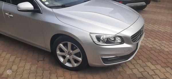 Pelēks Volvo V60 2016 Viļņa, ar dzinēja tilpumu 1.97 L un nobraukumu 222 tūkst. km par 7400 €, foto 2 vietnē AUTOMOTO.COM.LV