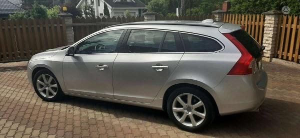 Pelēks Volvo V60 2016 Viļņa, ar dzinēja tilpumu 1.97 L un nobraukumu 222 tūkst. km par 7400 €, foto 8 vietnē AUTOMOTO.COM.LV