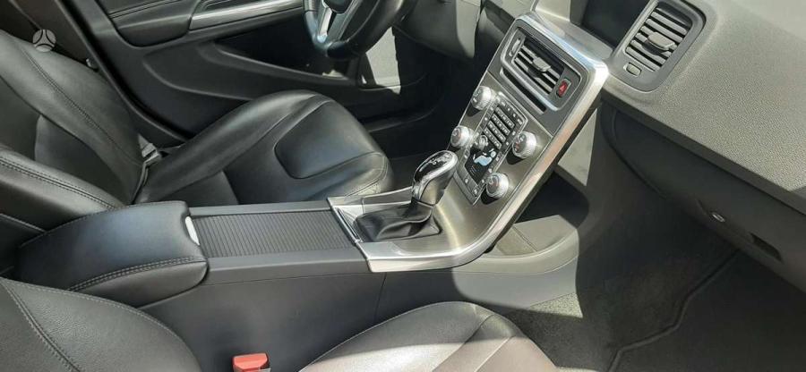 Pelēks Volvo V60 2016 Viļņa, ar dzinēja tilpumu 1.97 L un nobraukumu 222 tūkst. km par 7400 €, foto 14 vietnē AUTOMOTO.COM.LV