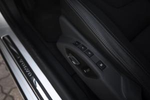 Pelēks Volvo V60 2016 Rīga, ar dzinēja tilpumu 2.00 L un nobraukumu 221 tūkst. km par 11900 €, foto 17 vietnē AUTOMOTO.COM.LV
