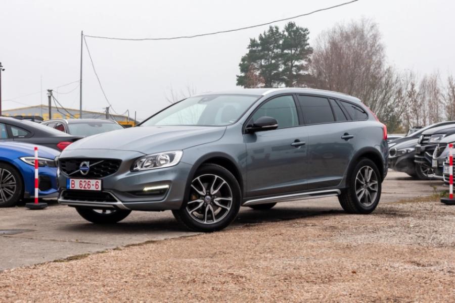 Pelēks Volvo V60 2016 Rīga, ar dzinēja tilpumu 2.00 L un nobraukumu 98 tūkst. km par 13995 €, foto 7 vietnē AUTOMOTO.COM.LV