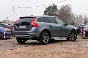 Pelēks Volvo V60 2016 Rīga, ar dzinēja tilpumu 2.00 L un nobraukumu 98 tūkst. km par 13995 €, foto 9 vietnē AUTOMOTO.COM.LV