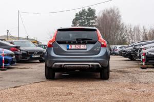 Pelēks Volvo V60 2016 Rīga, ar dzinēja tilpumu 2.00 L un nobraukumu 98 tūkst. km par 13995 €, foto 13 vietnē AUTOMOTO.COM.LV