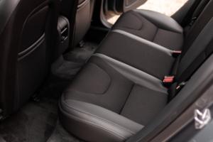 Pelēks Volvo V60 2016 Rīga, ar dzinēja tilpumu 2.00 L un nobraukumu 98 tūkst. km par 13995 €, foto 21 vietnē AUTOMOTO.COM.LV