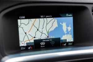 Pelēks Volvo V60 2016 Rīga, ar dzinēja tilpumu 2.00 L un nobraukumu 98 tūkst. km par 13995 €, foto 40 vietnē AUTOMOTO.COM.LV