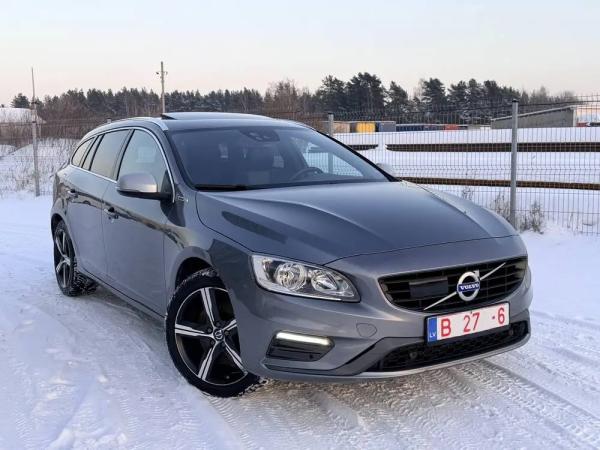 Grey Volvo V60 2016 in Riga, with an engine capacity of 2.40 L and mileage of 166 thousand km for 11995 €, photo 1 on AUTOMOTO.COM.LV