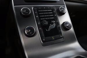 Серый Вольво B60 2016 в Елгава, объемом двигателя 2.00 л и пробегом 221 тыс. км за 7200 €, фото 11 на AUTOMOTO.COM.LV