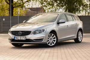 Grey Volvo V60 2016 in Jelgava, with an engine capacity of 2.00 L and mileage of 252 thousand km for 8900 €, photo  on AUTOMOTO.COM.LV