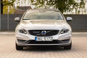 Pelēks Volvo V60 2016 Jelgava, ar dzinēja tilpumu 2.00 L un nobraukumu 252 tūkst. km par 8900 €, foto 4 vietnē AUTOMOTO.COM.LV