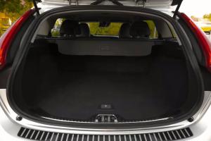 Pelēks Volvo V60 2016 Jelgava, ar dzinēja tilpumu 2.00 L un nobraukumu 252 tūkst. km par 8900 €, foto 21 vietnē AUTOMOTO.COM.LV