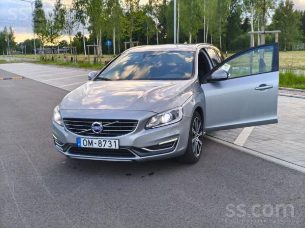 Pelēks Volvo V60 2016 Jelgava, ar dzinēja tilpumu 2.40 L un nobraukumu 310 tūkst. km par 9190 €, foto 1 vietnē AUTOMOTO.COM.LV