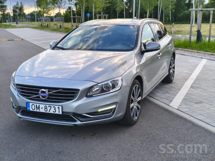 Pelēks Volvo V60 2016 Jelgava, ar dzinēja tilpumu 2.40 L un nobraukumu 310 tūkst. km par 9190 €, foto 3 vietnē AUTOMOTO.COM.LV
