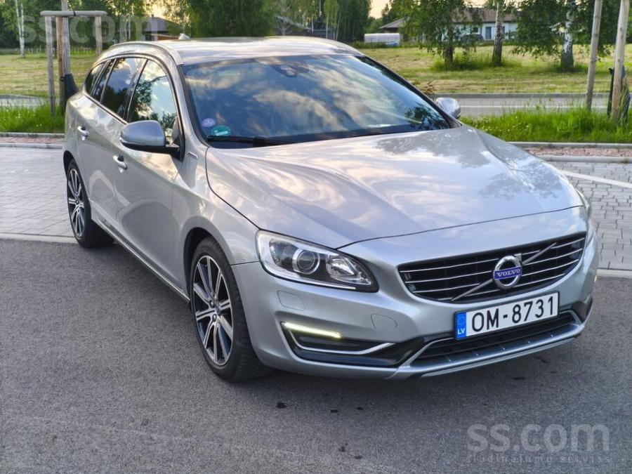 Pelēks Volvo V60 2016 Jelgava, ar dzinēja tilpumu 2.40 L un nobraukumu 310 tūkst. km par 9190 €, foto 5 vietnē AUTOMOTO.COM.LV
