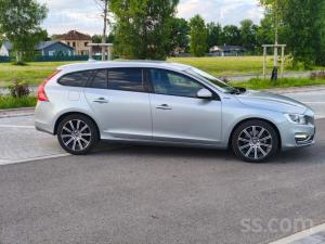 Pelēks Volvo V60 2016 Jelgava, ar dzinēja tilpumu 2.40 L un nobraukumu 310 tūkst. km par 9190 €, foto 9 vietnē AUTOMOTO.COM.LV