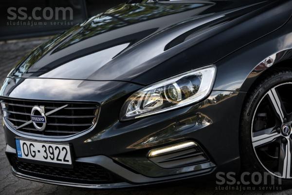 Pelēks Volvo V60 2016 Jelgava, ar dzinēja tilpumu 2.00 L un nobraukumu 0 tūkst. km par 10490 €, foto 3 vietnē AUTOMOTO.COM.LV
