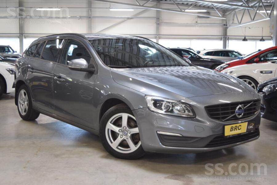 Pelēks Volvo V60 2016 Rīga, ar dzinēja tilpumu 2.00 L un nobraukumu 177 tūkst. km par 7500 €, foto 1 vietnē AUTOMOTO.COM.LV