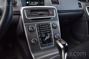 Pelēks Volvo V60 2016 Rīga, ar dzinēja tilpumu 2.00 L un nobraukumu 177 tūkst. km par 7500 €, foto 6 vietnē AUTOMOTO.COM.LV