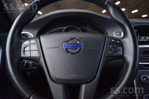 Pelēks Volvo V60 2016 Rīga, ar dzinēja tilpumu 2.00 L un nobraukumu 177 tūkst. km par 7500 €, foto 11 vietnē AUTOMOTO.COM.LV