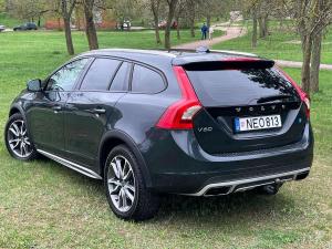 Pelēks Volvo V60 2016 Viļņa, ar dzinēja tilpumu 2.00 L un nobraukumu 350 tūkst. km par 6500 €, foto 6 vietnē AUTOMOTO.COM.LV