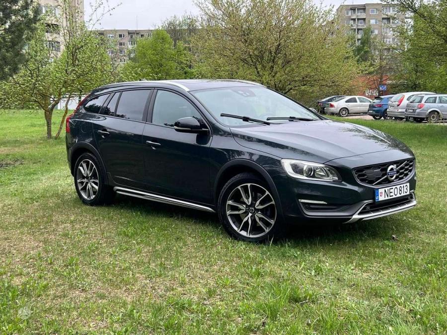 Pelēks Volvo V60 2016 Viļņa, ar dzinēja tilpumu 2.00 L un nobraukumu 350 tūkst. km par 6500 €, foto 7 vietnē AUTOMOTO.COM.LV