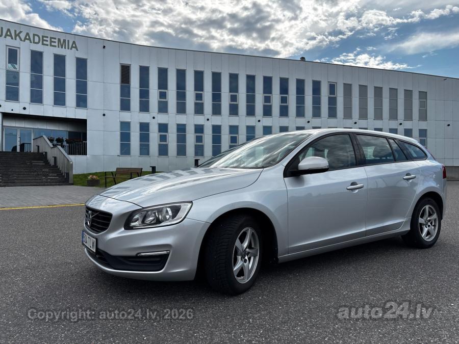 Pelēks Volvo V60 2016 Tartu, ar dzinēja tilpumu 2.00 L un nobraukumu 232 tūkst. km par 8500 €, foto 1 vietnē AUTOMOTO.COM.LV