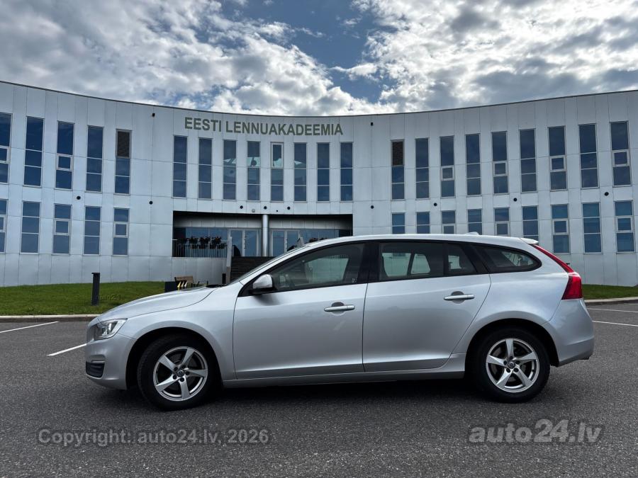 Pelēks Volvo V60 2016 Tartu, ar dzinēja tilpumu 2.00 L un nobraukumu 232 tūkst. km par 8500 €, foto 3 vietnē AUTOMOTO.COM.LV
