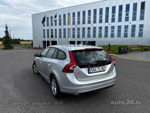 Pelēks Volvo V60 2016 Tartu, ar dzinēja tilpumu 2.00 L un nobraukumu 232 tūkst. km par 8500 €, foto 4 vietnē AUTOMOTO.COM.LV