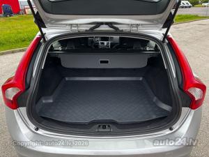Pelēks Volvo V60 2016 Tartu, ar dzinēja tilpumu 2.00 L un nobraukumu 232 tūkst. km par 8500 €, foto 8 vietnē AUTOMOTO.COM.LV