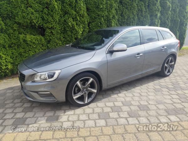 Grey Volvo V60 2016 in Paide, with an engine capacity of 2.00 L and mileage of 310 thousand km for 7990 €, photo 1 on AUTOMOTO.COM.LV
