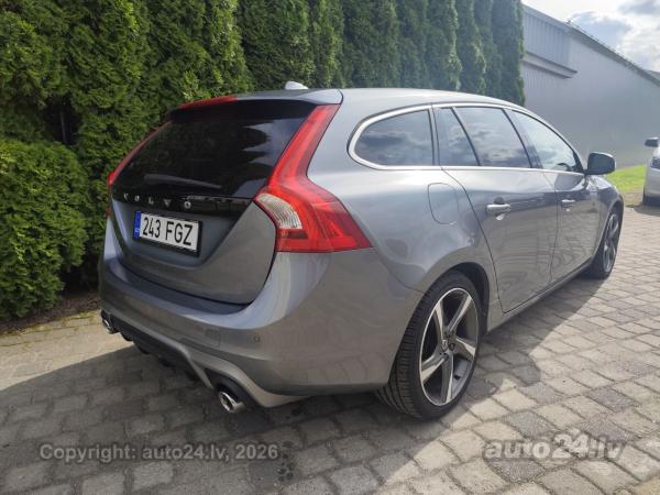 Grey Volvo V60 2016 in Paide, with an engine capacity of 2.00 L and mileage of 310 thousand km for 7990 €, photo 6 on AUTOMOTO.COM.LV