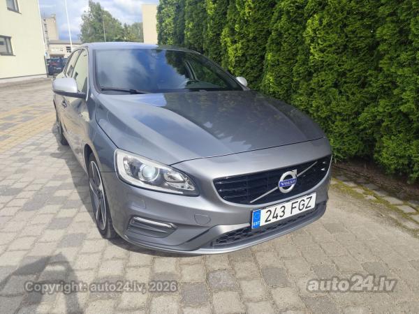 Grey Volvo V60 2016 in Paide, with an engine capacity of 2.00 L and mileage of 310 thousand km for 7990 €, photo 9 on AUTOMOTO.COM.LV