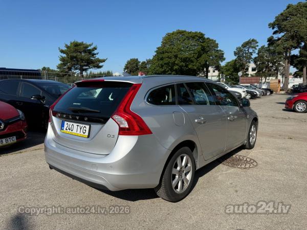 Grey Volvo V60 2016 in Tallinn, with an engine capacity of 2.00 L and mileage of 320 thousand km for 7950 €, photo 7 on AUTOMOTO.COM.LV