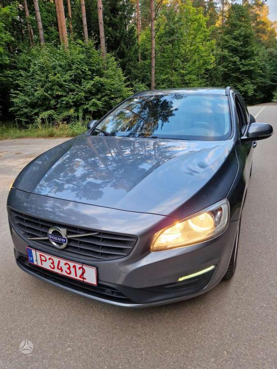 Grey Volvo V60 2016 in Kaunas, with an engine capacity of 1.97 L and mileage of 0 thousand km for 5999 €, photo 3 on AUTOMOTO.COM.LV