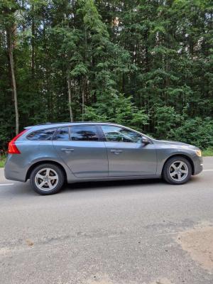 Grey Volvo V60 2016 in Kaunas, with an engine capacity of 1.97 L and mileage of 0 thousand km for 5999 €, photo 5 on AUTOMOTO.COM.LV