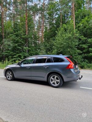 Grey Volvo V60 2016 in Kaunas, with an engine capacity of 1.97 L and mileage of 0 thousand km for 5999 €, photo 7 on AUTOMOTO.COM.LV