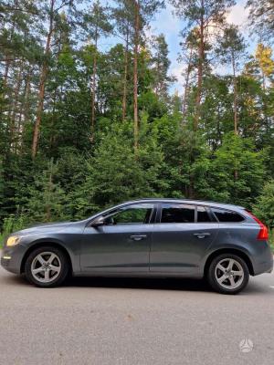 Grey Volvo V60 2016 in Kaunas, with an engine capacity of 1.97 L and mileage of 0 thousand km for 5999 €, photo 8 on AUTOMOTO.COM.LV