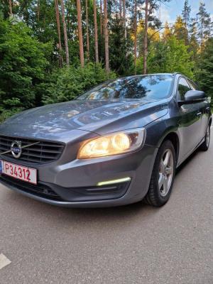 Grey Volvo V60 2016 in Kaunas, with an engine capacity of 1.97 L and mileage of 0 thousand km for 5999 €, photo 10 on AUTOMOTO.COM.LV