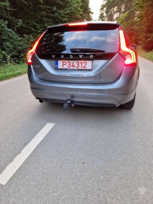 Grey Volvo V60 2016 in Kaunas, with an engine capacity of 1.97 L and mileage of 0 thousand km for 5999 €, photo 13 on AUTOMOTO.COM.LV