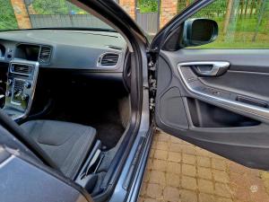 Grey Volvo V60 2016 in Kaunas, with an engine capacity of 1.97 L and mileage of 0 thousand km for 5999 €, photo 23 on AUTOMOTO.COM.LV