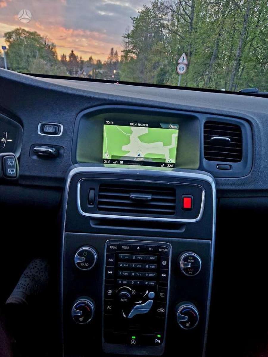 Grey Volvo V60 2016 in Kaunas, with an engine capacity of 1.97 L and mileage of 0 thousand km for 5999 €, photo 25 on AUTOMOTO.COM.LV