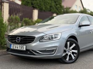 Pelēks Volvo V60 2016 Viļņa, ar dzinēja tilpumu 2.40 L un nobraukumu 270 tūkst. km par 6450 €, foto 5 vietnē AUTOMOTO.COM.LV