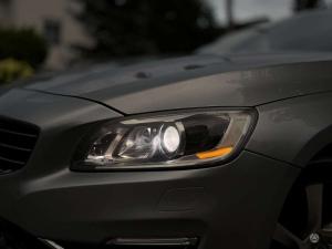 Pelēks Volvo V60 2016 Viļņa, ar dzinēja tilpumu 2.40 L un nobraukumu 270 tūkst. km par 6450 €, foto 6 vietnē AUTOMOTO.COM.LV