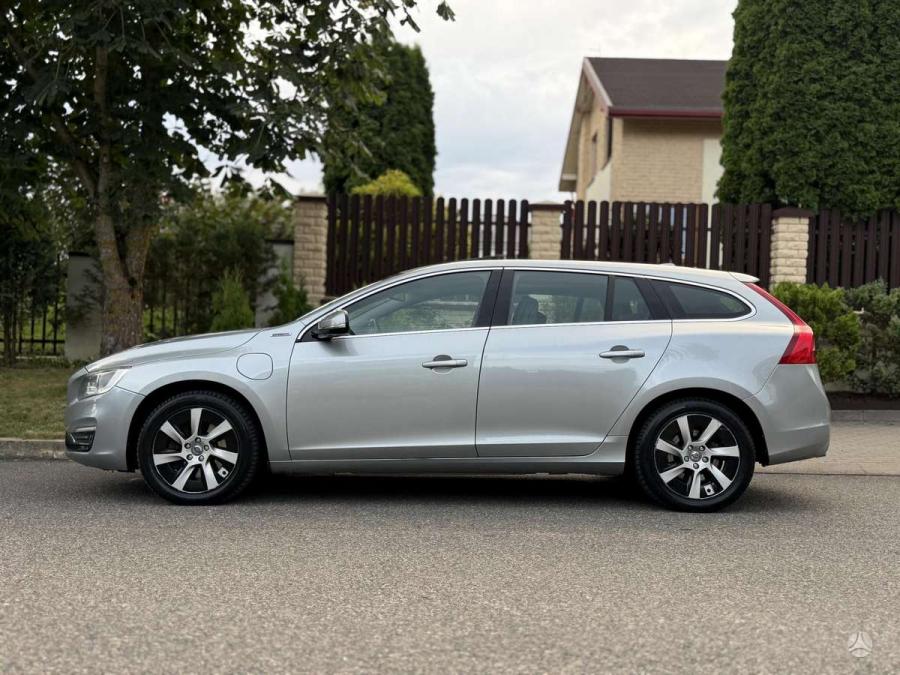 Pelēks Volvo V60 2016 Viļņa, ar dzinēja tilpumu 2.40 L un nobraukumu 270 tūkst. km par 6450 €, foto 11 vietnē AUTOMOTO.COM.LV