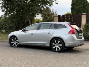 Pelēks Volvo V60 2016 Viļņa, ar dzinēja tilpumu 2.40 L un nobraukumu 270 tūkst. km par 6450 €, foto 13 vietnē AUTOMOTO.COM.LV