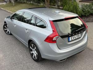 Pelēks Volvo V60 2016 Viļņa, ar dzinēja tilpumu 2.40 L un nobraukumu 270 tūkst. km par 6450 €, foto 16 vietnē AUTOMOTO.COM.LV