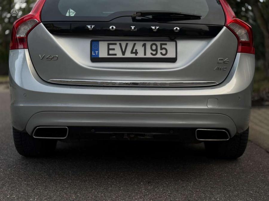 Pelēks Volvo V60 2016 Viļņa, ar dzinēja tilpumu 2.40 L un nobraukumu 270 tūkst. km par 6450 €, foto 20 vietnē AUTOMOTO.COM.LV